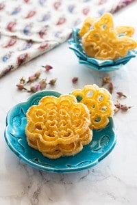 Nan Panjereh - Persian Rosettes • Unicorns in the Kitchen