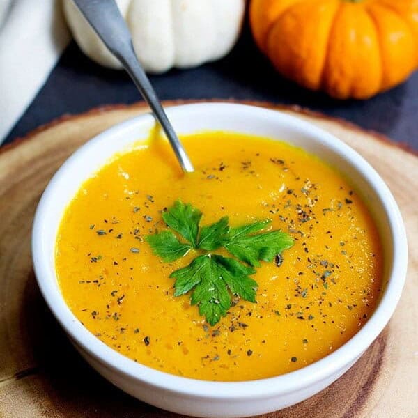 Saffron Roasted Butternut Squash Soup • Unicorns in the kitchen