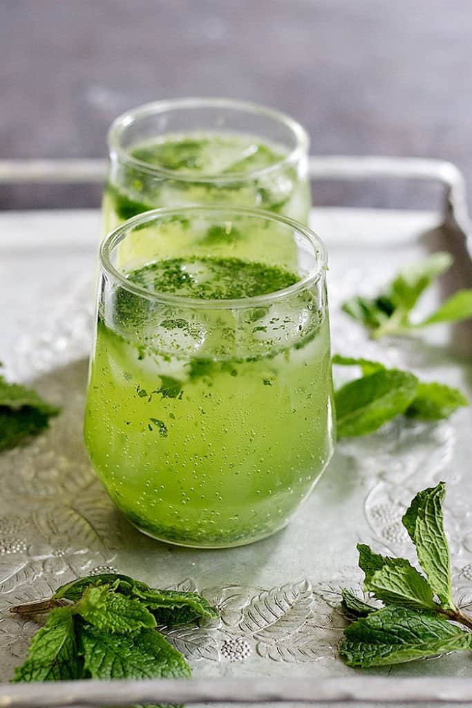 Mint Ginger Mocktail • Unicorns in the Kitchen
