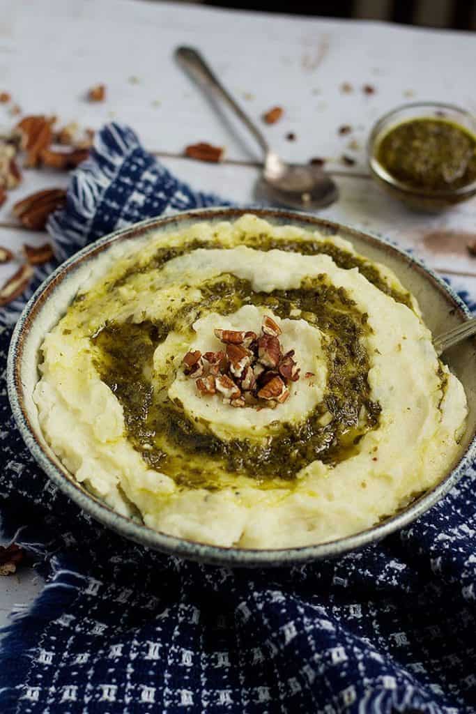 Garlic Butter Mashed Potatoes • Unicorns in the Kitchen