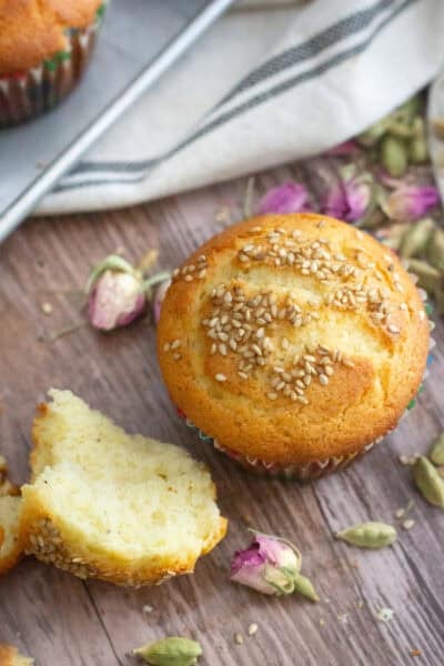 Persian Cardamom Muffins - Cake Yazdi [Video] • Unicorns in the Kitchen