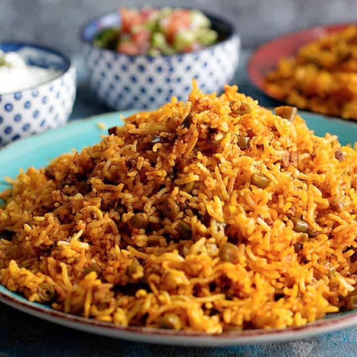 Easy Seafood Paella Recipe • Unicorns in the Kitchen