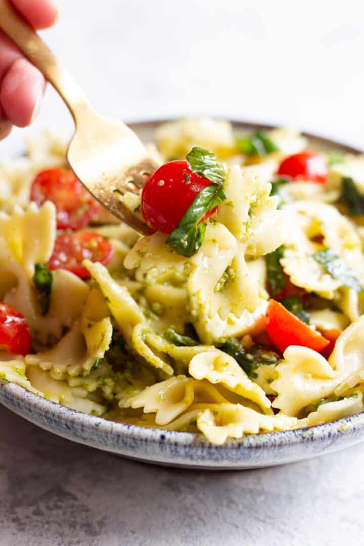 The Best Caprese Pasta Salad [Video] • Unicorns in the Kitchen