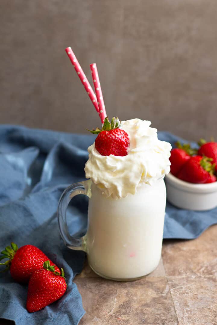 Classic Vanilla Milkshake [Video] • Unicorns in the Kitchen