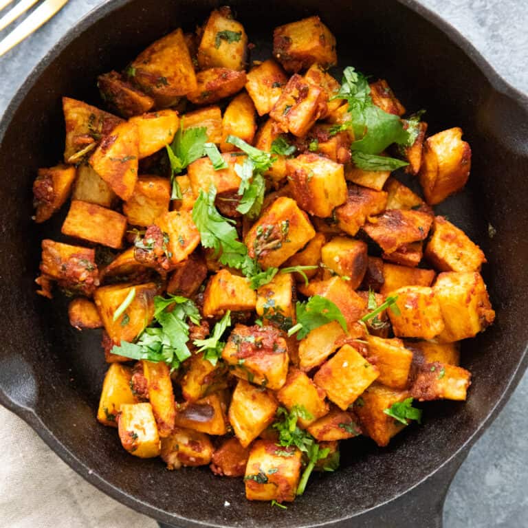 Crispy Batata Harra (Spicy Lebanese Potatoes) • Unicorns in the Kitchen