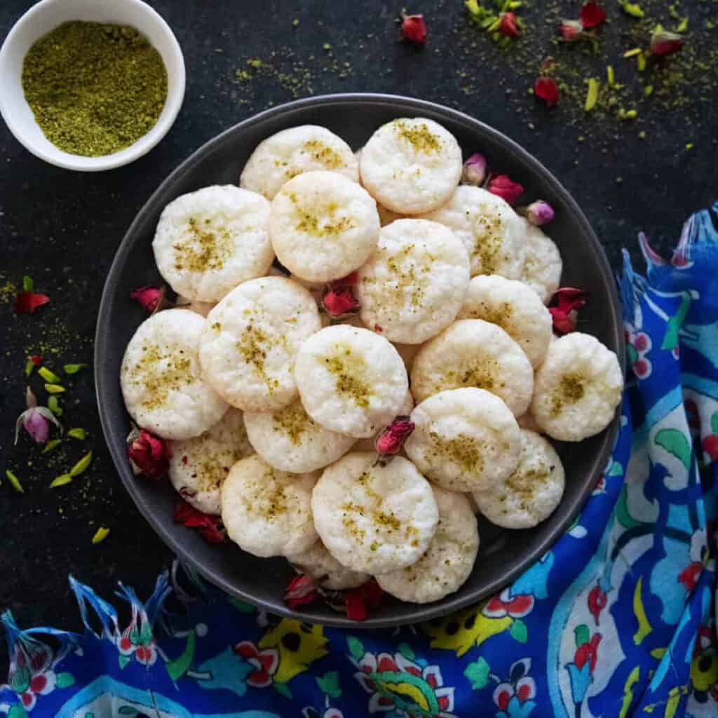 Persian Cardamom Muffins - Cake Yazdi [Video] • Unicorns in the Kitchen