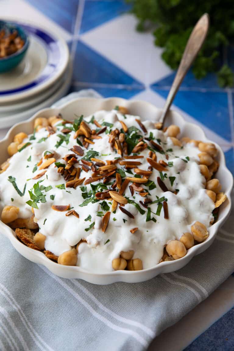 Easy Fatteh with Chickpeas and Crispy Pita • Unicorns in the Kitchen