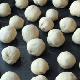 Honeycomb Bread with Cheese Filling (Khaliat Nahl) • Unicorns in the ...
