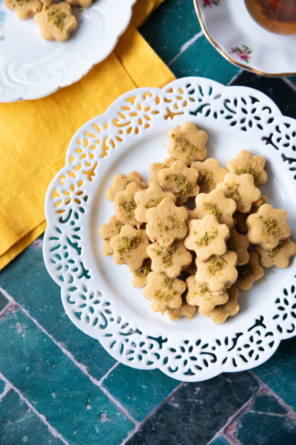Persian Chickpea Cookies (Nan-e Nokhodchi) • Unicorns in the Kitchen